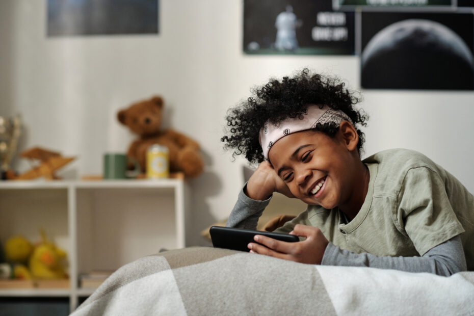 Effects of screen time on child development: finding the balance ...